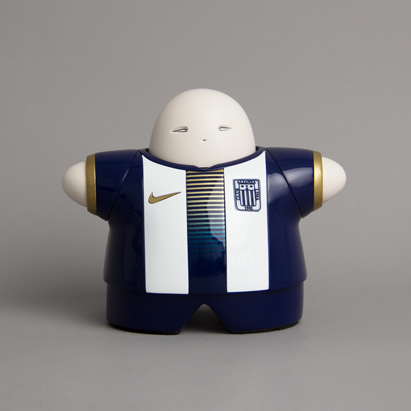 ESCULTURA FUTBOLISTA ALIANZA LIMA 25` – Marcelo Wong - Galería de Arte